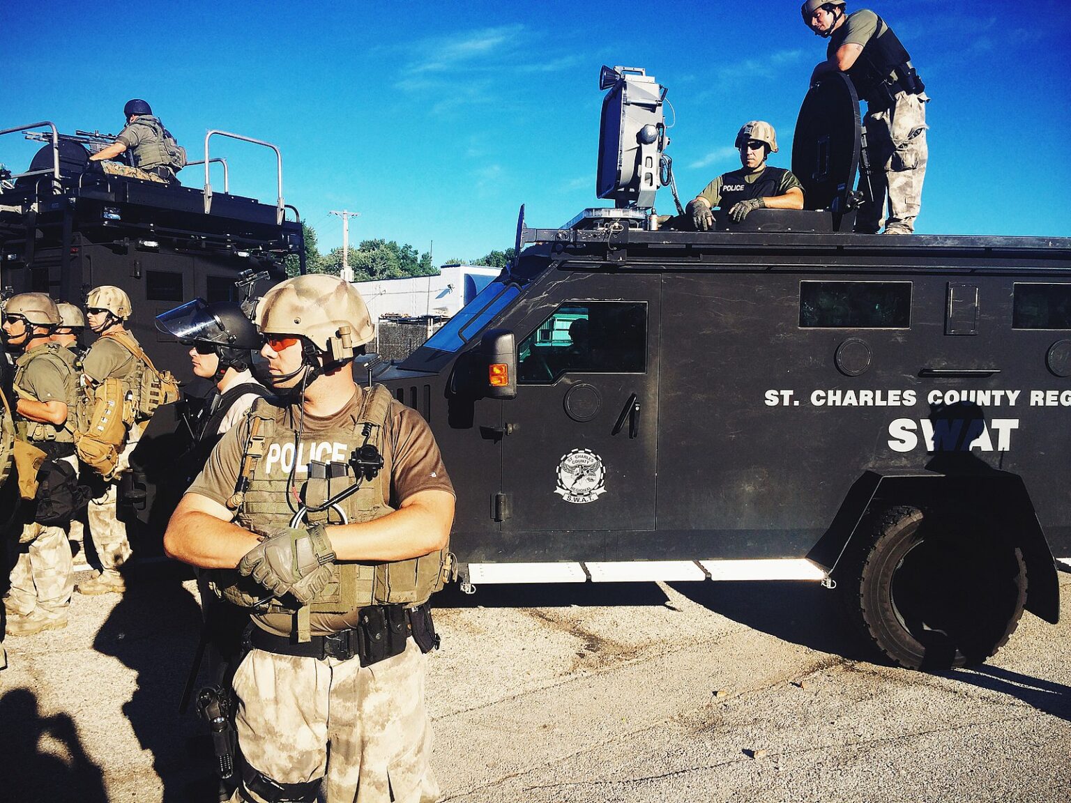 Essential Things to Know If You Want to Become a SWAT Operator - Strike ...
